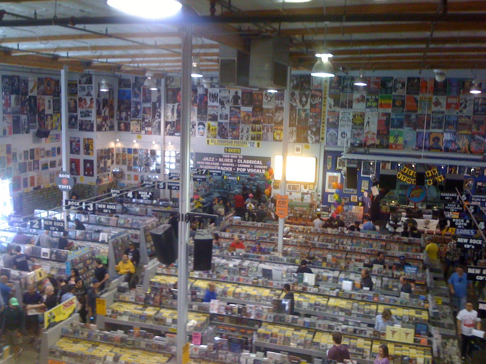 A Sad Farewell to Amoeba Music on Sunset Boulevard | The Ultimate Rabbit